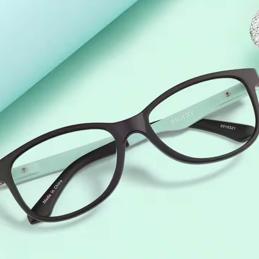 Seeing Clearly: The Benefits of Blokz Photochromic Lenses