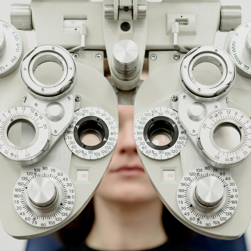 Decoding OD, OS, and OU: Understanding Your Glasses Prescription with Zenni